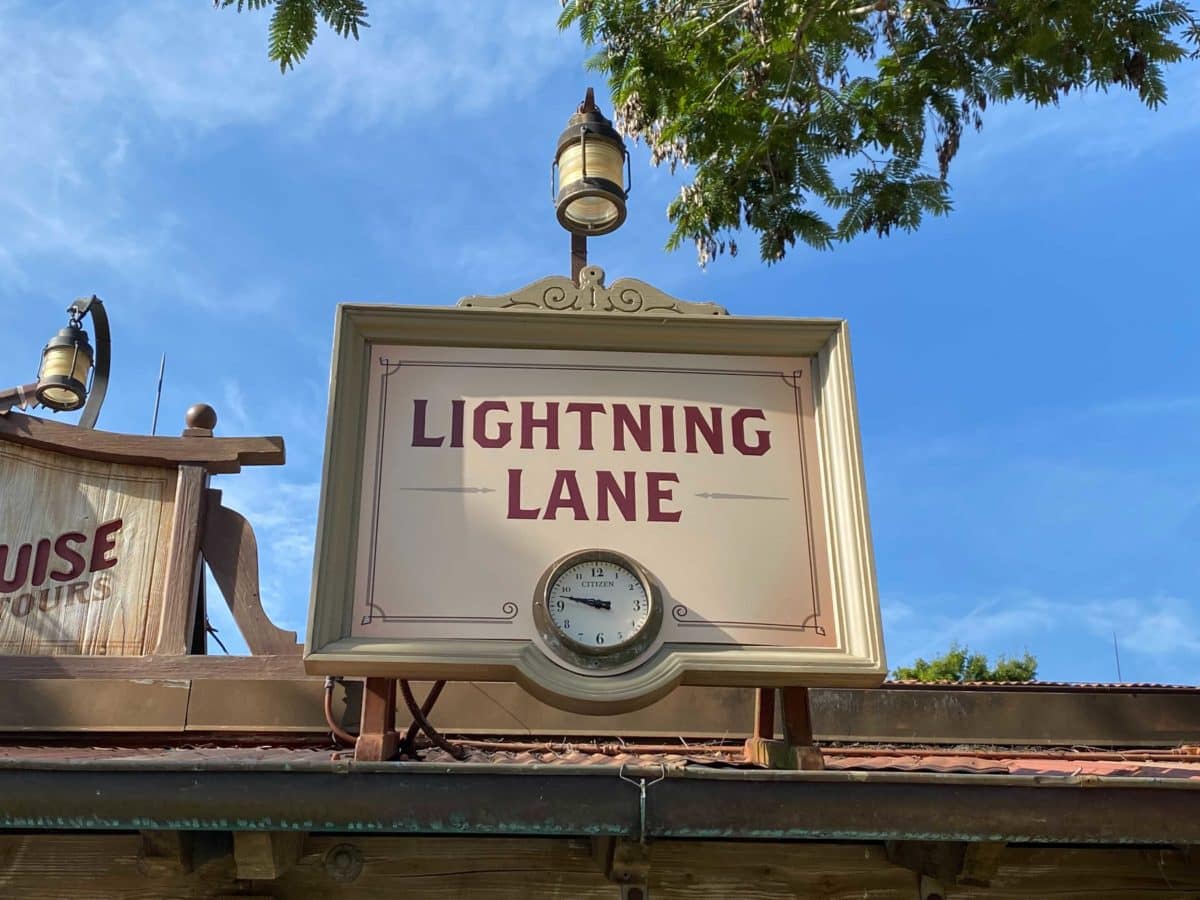 QUÉ ES LIGHTING LANE en Disney world Y EN QUÉ ATRACCIONES USARLA